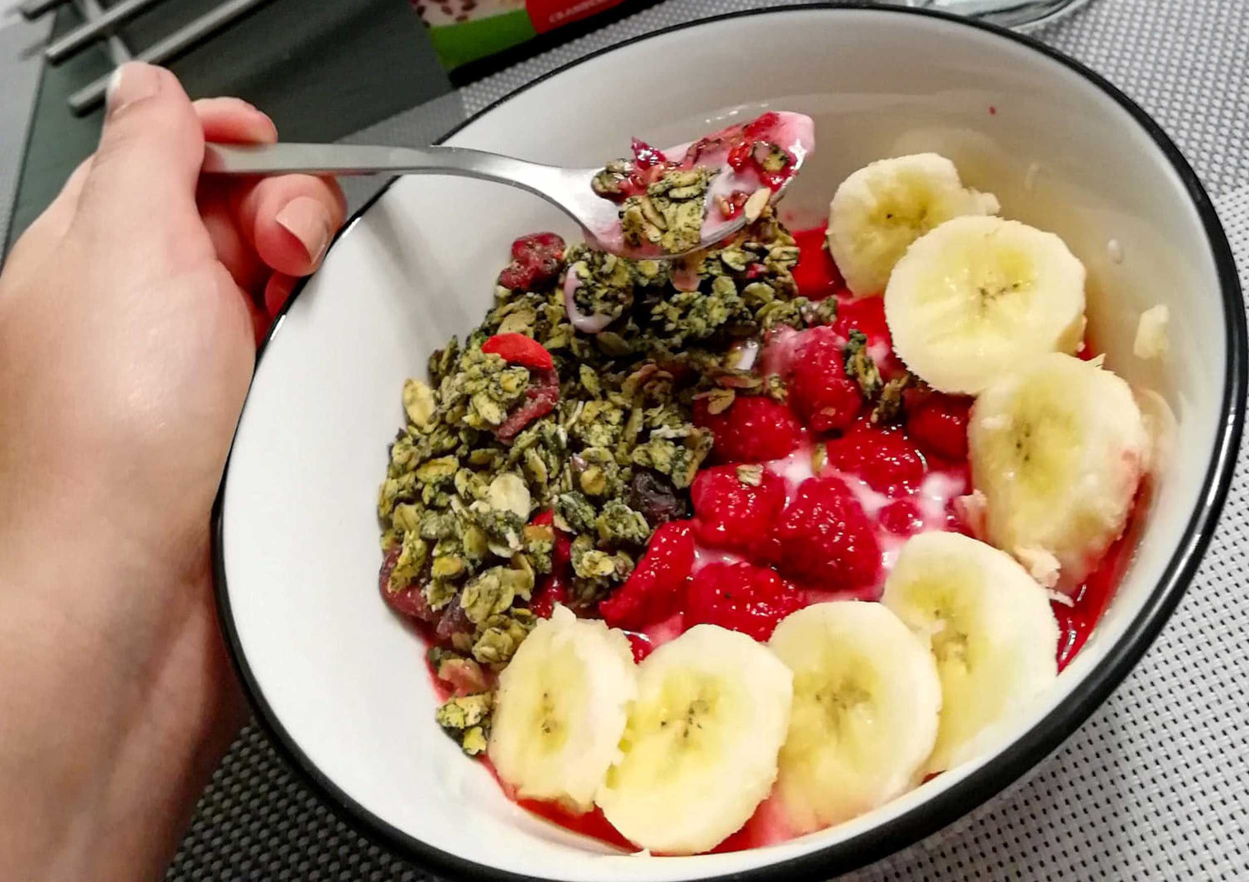 SMOOTHIE-BOWL-FRAMBOISE-BANANE-MUESLI-HOOPE – HOOPE – Du petit déj au ...
